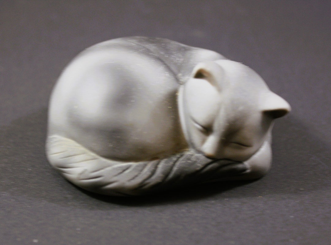 Avon Cat Figurine Grey Striped Napping Sleeping Collectible 1984 - Etsy