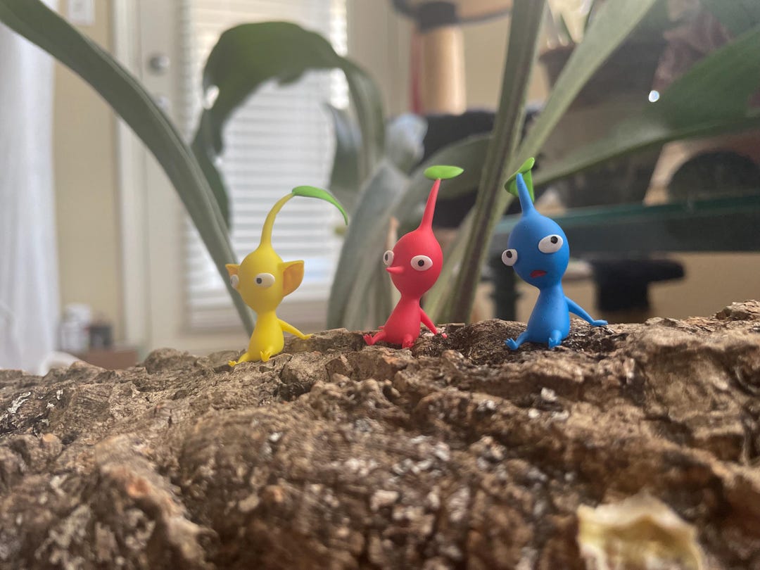 Pikmin Desk Pal - Etsy