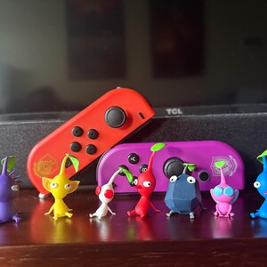 Pikmin Desk Pal - Etsy