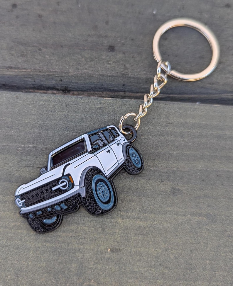 Bronco Truck Key Chain - Trendy Gift for Him, Ideal for Off-road ...