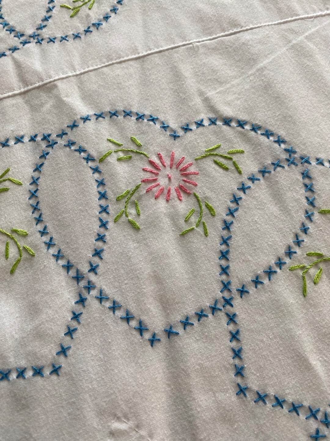 Vintage Embroidered Bed Cover With Skirt / King Size - Etsy