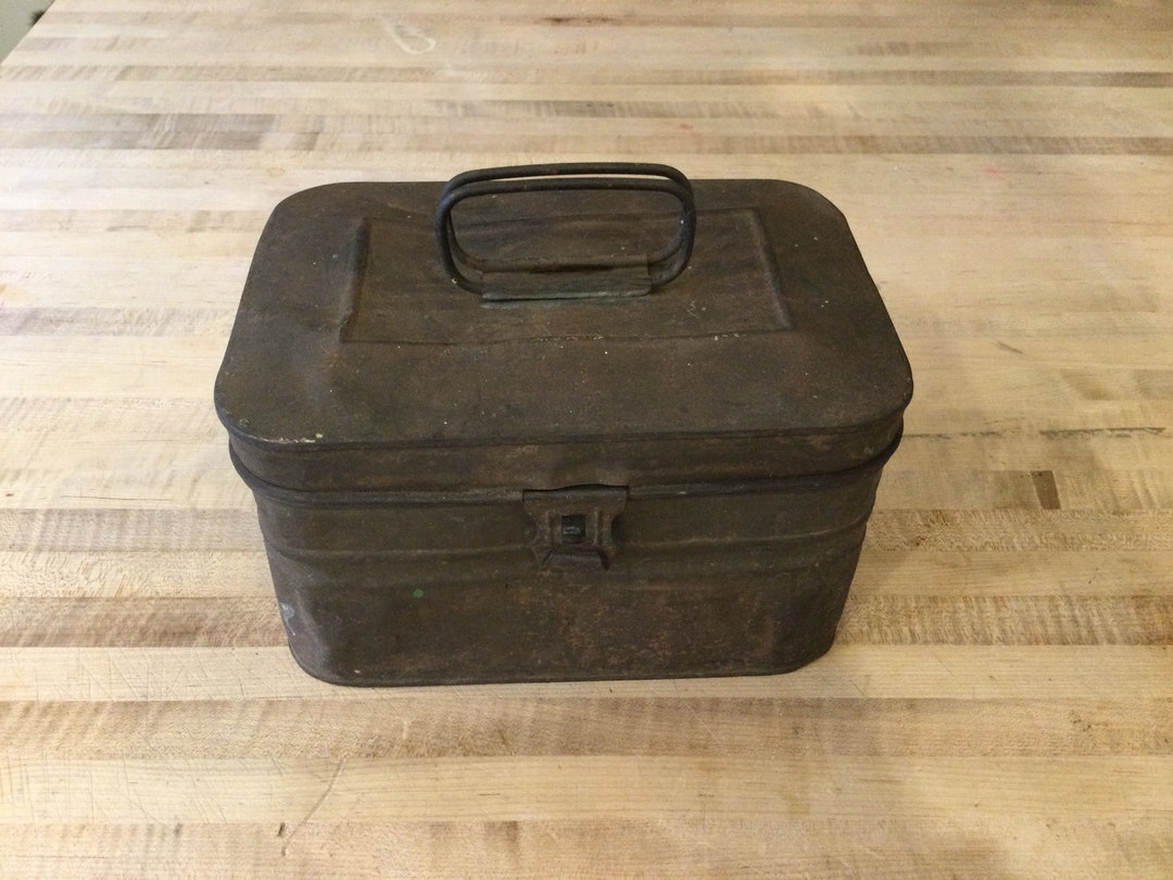 Vintage Antique Rustic Tin Workers Lunch Pail Box / Miners Lunch Box ...