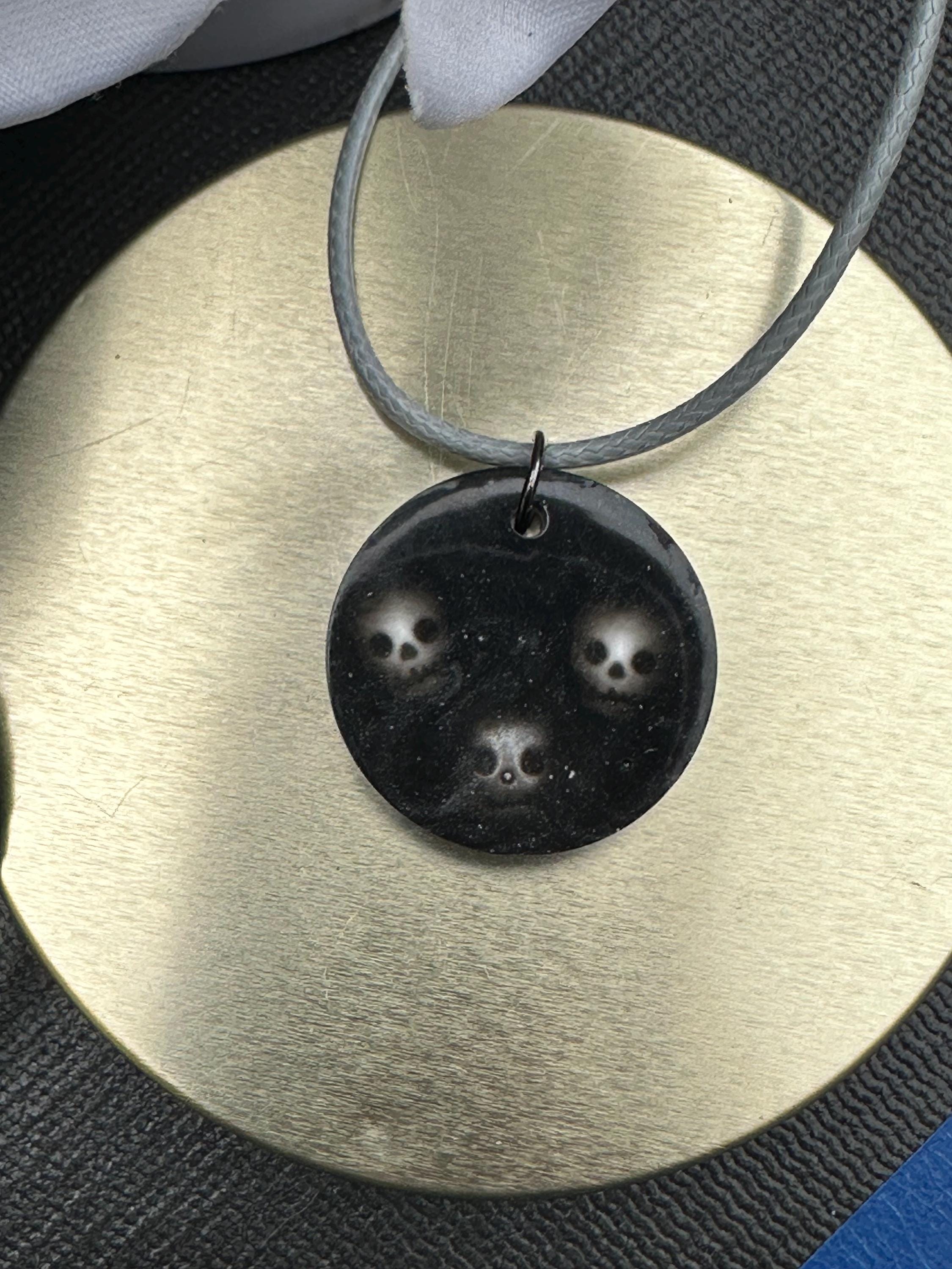 Reversible Spooky Skull Necklace - Etsy
