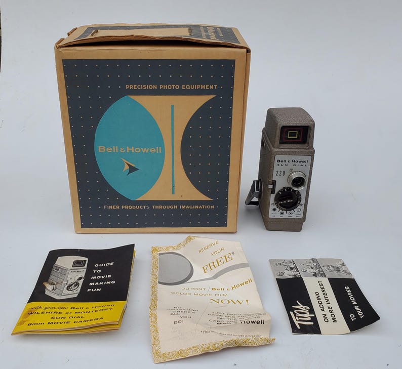 Vintage Bell and Howell Model 220 Sun Dial 8mm Roll Movie Camera - in ...