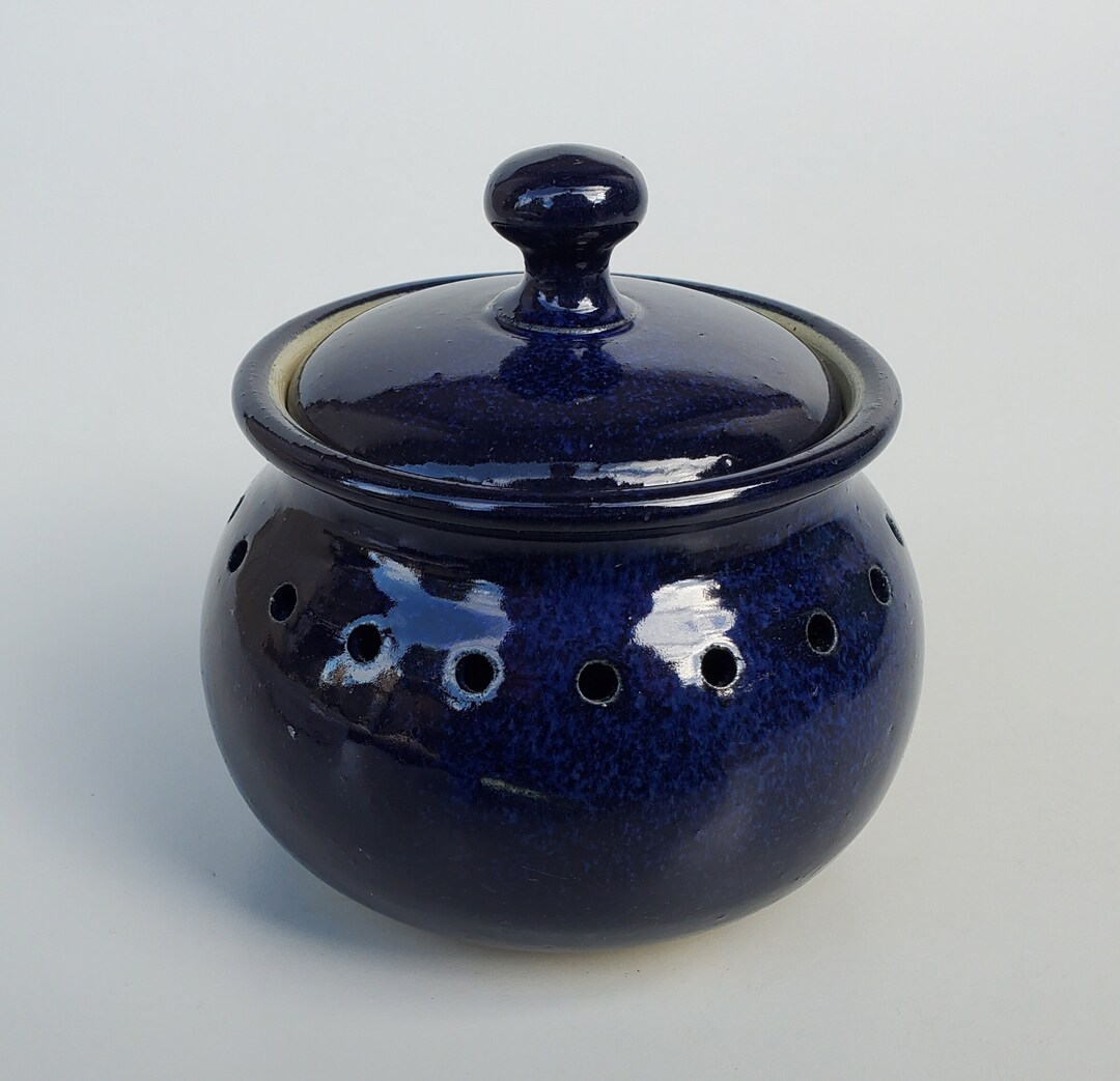 Ben Bieri Northwest Studio Pottery Covered Potpourri Jar - Glossy Dark ...
