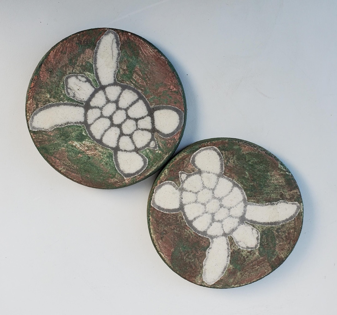 Ben Diller Hawaii Raku Round Tile Set - Sea Turtle Design - White ...