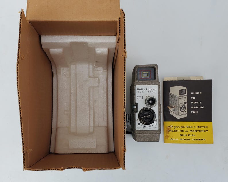 Vintage Bell and Howell Model 220 Sun Dial 8mm Roll Movie Camera - in ...
