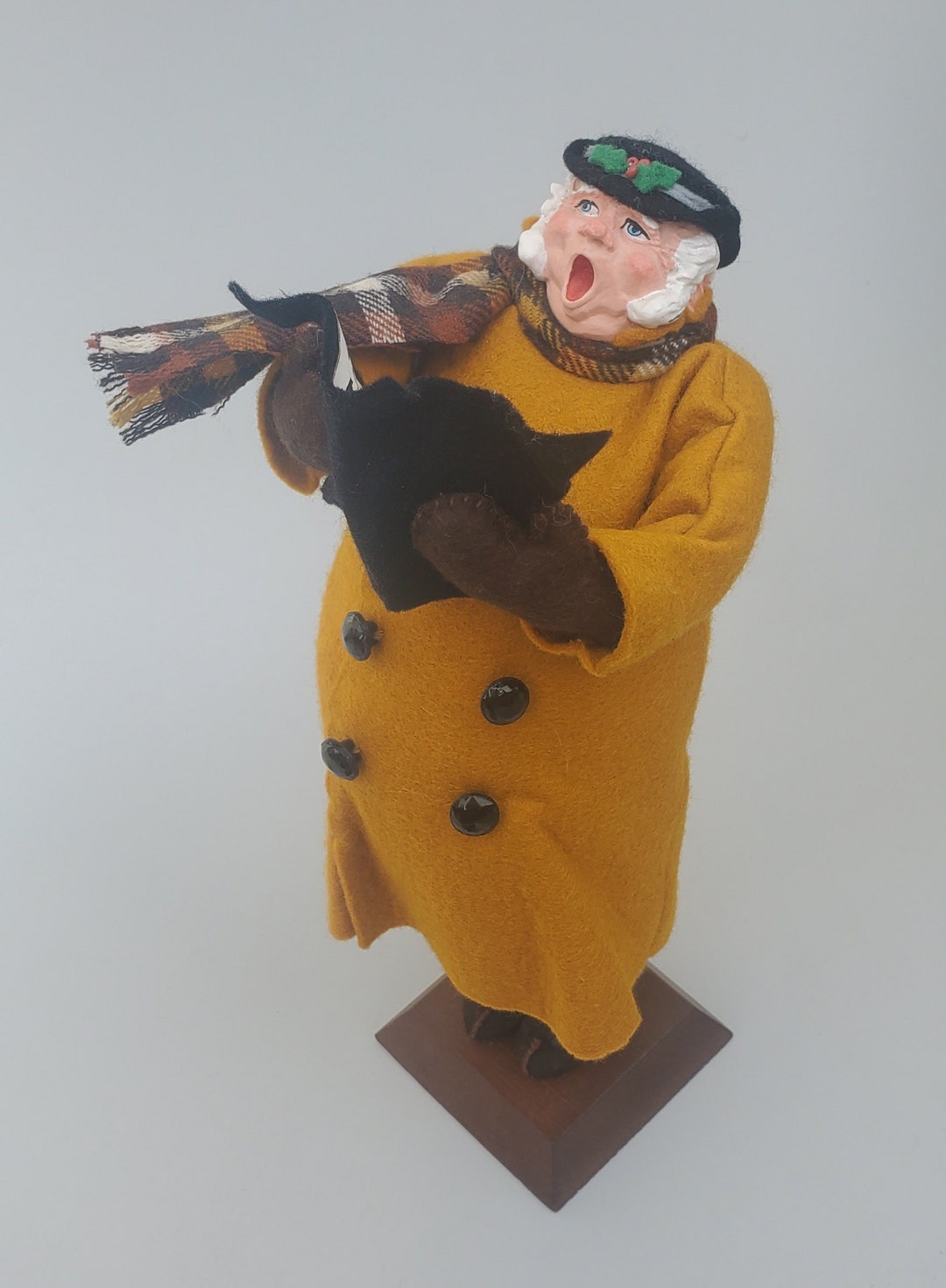 Simpich Christmas Character Doll Jolly Old Gentleman Christmas Caroler ...