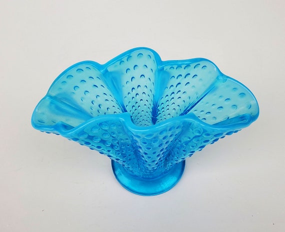 1920s FENTON BLUE OPALESCENT HOBNAIL GLASS VASE Ruffle Rim 4.2” Tall ...