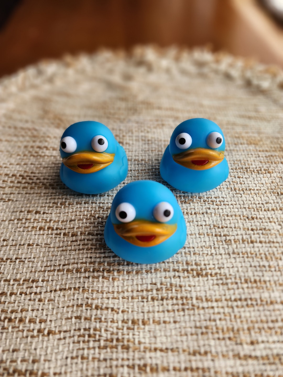Blue Eye Popper Rubber Ducks Cruise Ship Game Jeep Duck Game Birthday ...