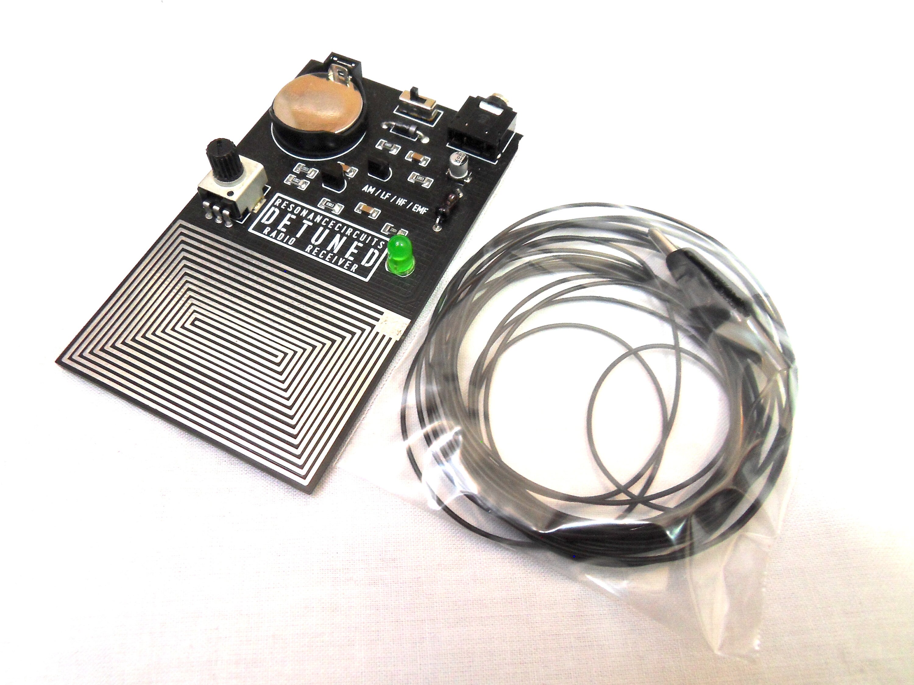 RC Circuit Bent 'DETUNED' Experimental Am/sw/hf/lf/emf Receiver Sound ...