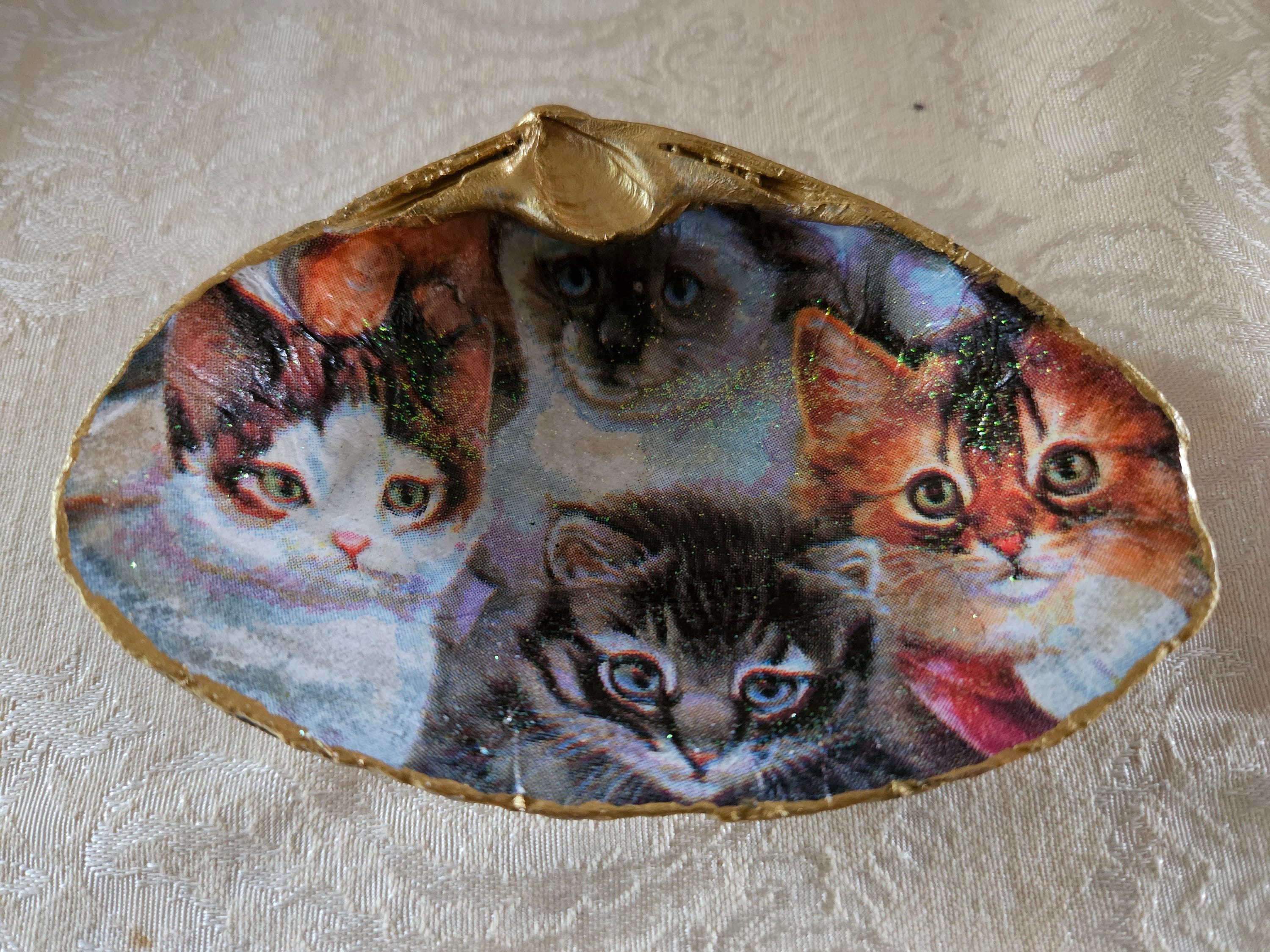 Decoupage Clam Shell Cats - Etsy