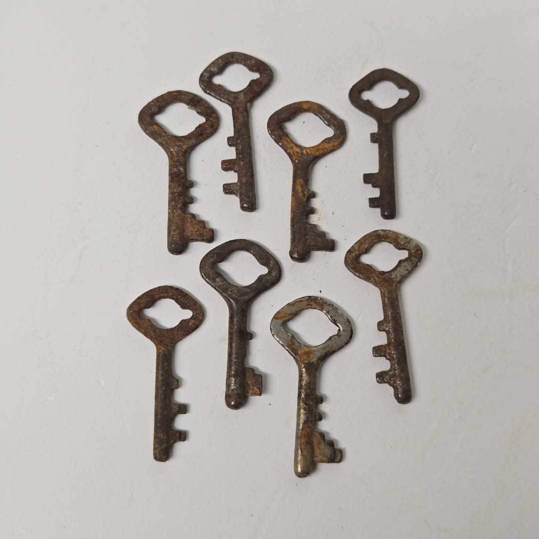 Antique Metal Skeleton Key Set: 1920s Safe & Door Keys, Patina Finish ...