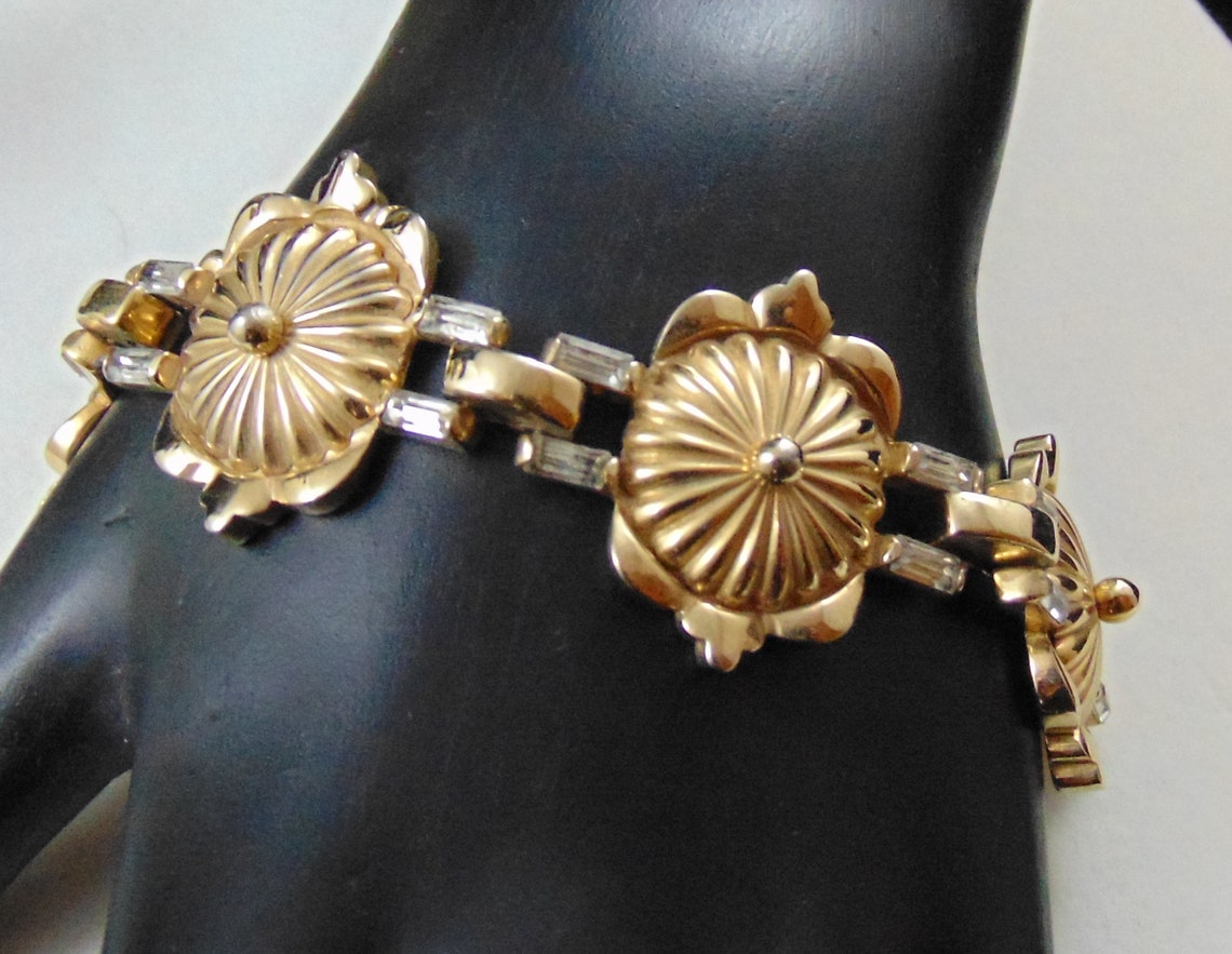 Vintage Signed Dewees Full Parure With Two Pairs of Earrings Pendant ...