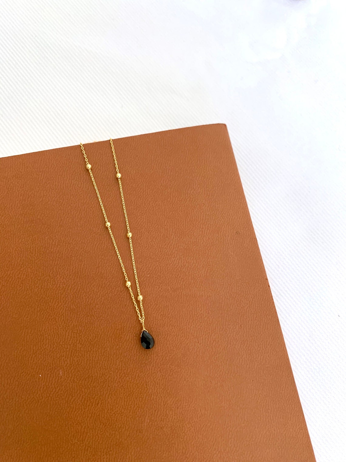 Collier fin pendentif pierre onyx noire / Collier femme - Etsy France