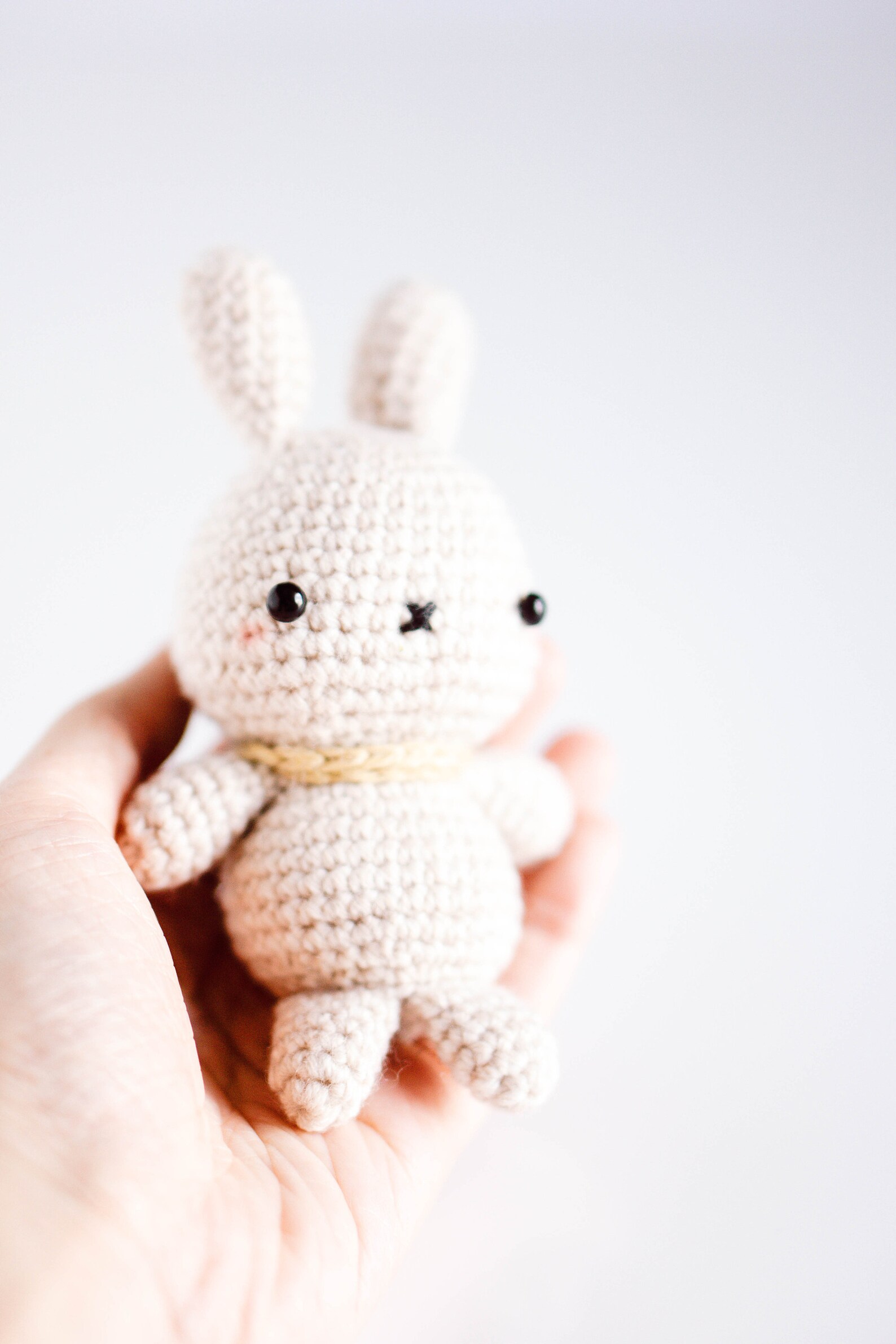 Seamless Crochet : Momo the Bunny Amigurumi Pattern Easter | Etsy