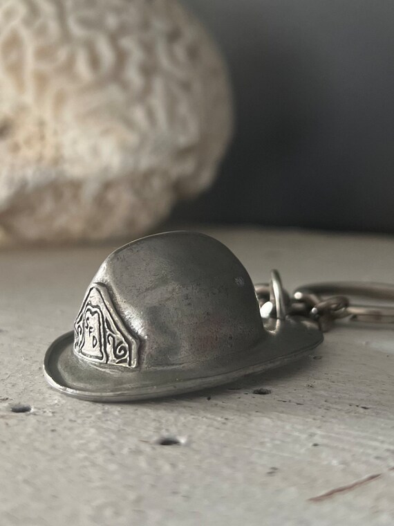Vintage Firefighters Helmet Keychain, Seagull Pewter … - Gem