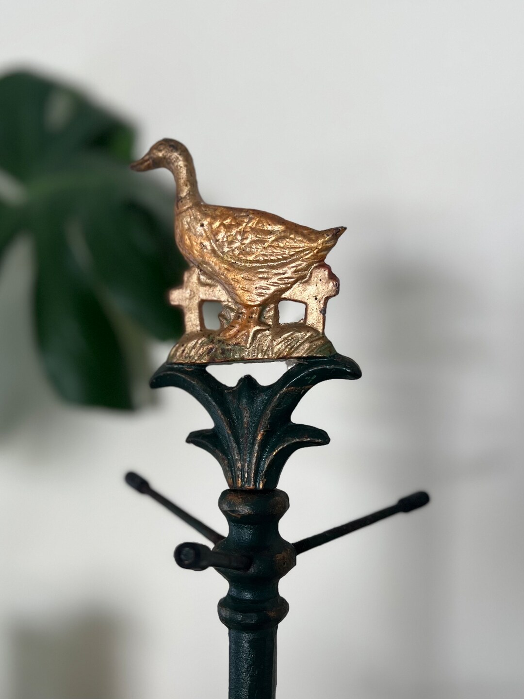 Vintage Cast Iron 6 Cup Mug Tree - Etsy