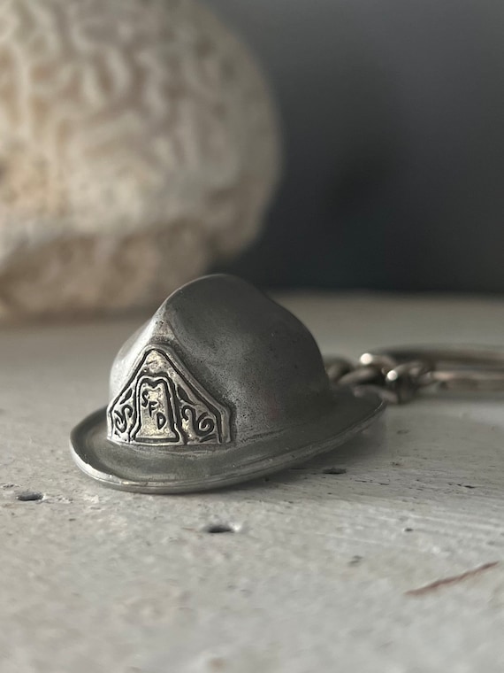 Vintage Firefighters Helmet Keychain, Seagull Pewter … - Gem