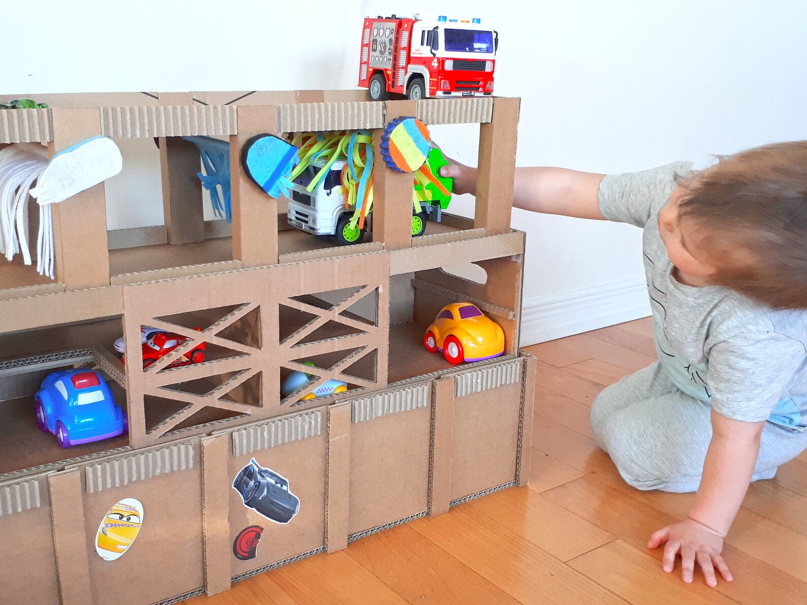 Toy Car Garage Cardboard Storage DIY Tutorial - Etsy.de