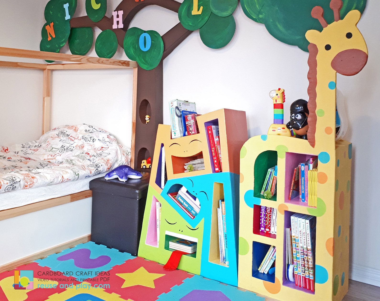 Kids Bookshelf giraffe printable - Etsy Canada