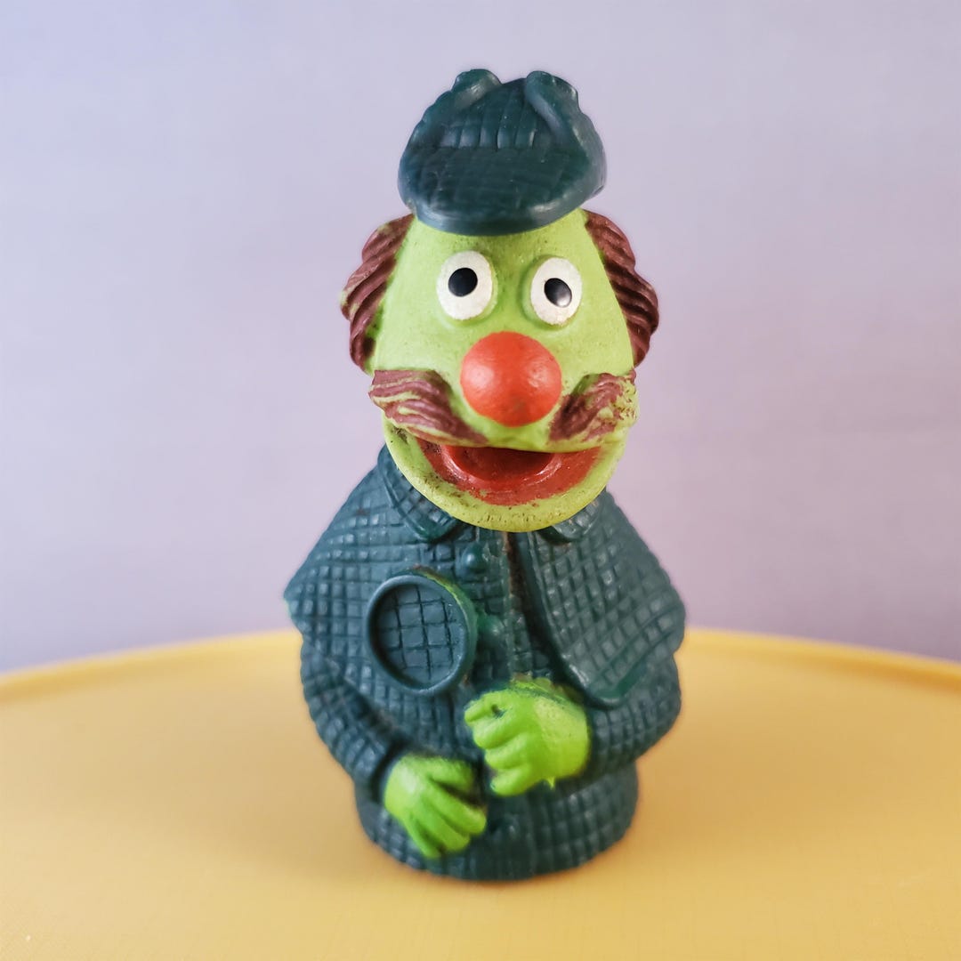 Questor Sesame Street Detective Sherlock Hemlock Finger Puppet 3 Inch ...