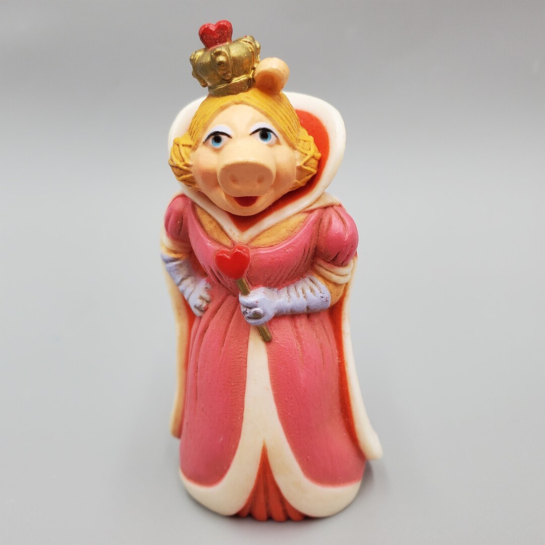 Muppets Miss Piggy Merry Miniature Figure Hallmark Queen of Hearts 3 ...
