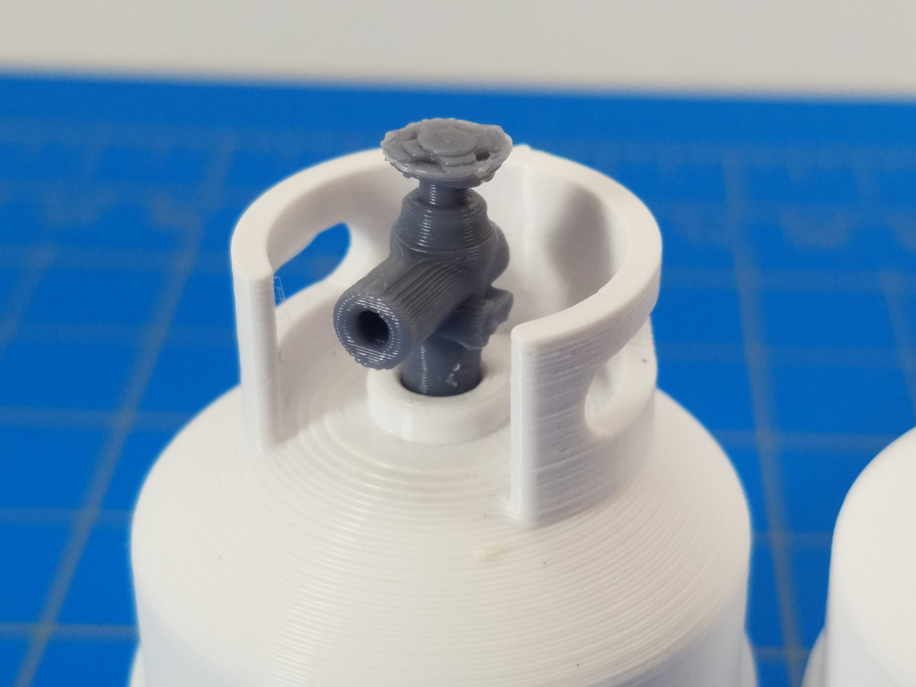 1:10 Scale Propane Tank 3D Printed Miniature RC Model Garage | Etsy