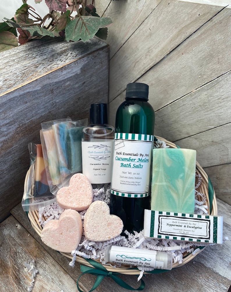 Bath Gift Basket Handmade Soap, Bath Salts, Bath Bombs, Gift Basket for ...