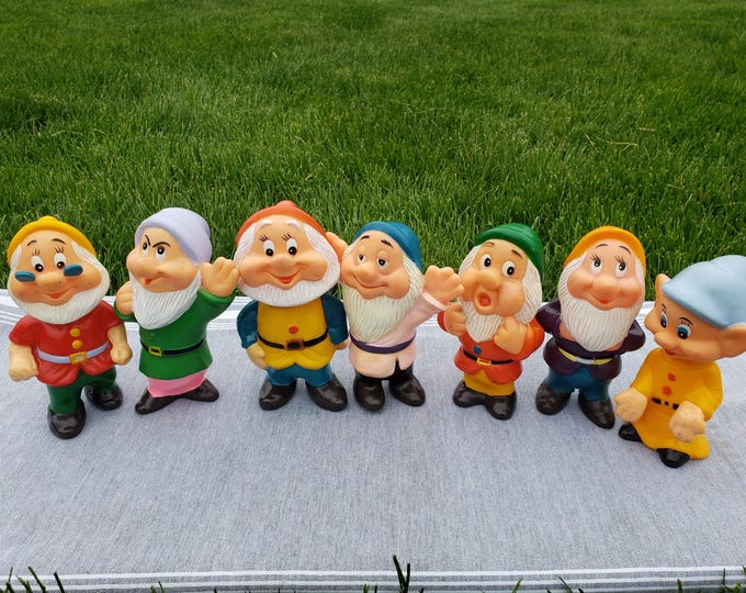 Vintage Seven Dwarfs Plastic Dolls in Case Gift for Snow White & the 7 ...
