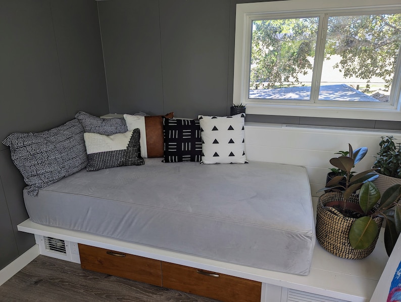 Velvet Daybed Mattress Cover With Piping - Zippered Daybed Cover ...