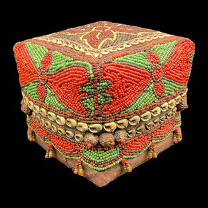 ANTIQUE BEADED BOX Sumatran Beaded Beaded Basket With Lid South Sumatra ...