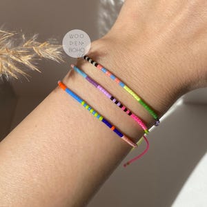 Neon Thread Beaded Bracelet, Single Strand Mixed Bead Colorful Minimal ...