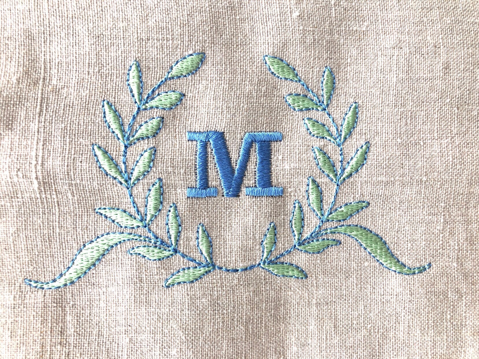 Laurel Wreath Crest Monogram Frame Design Machine Embroidery Digital ...