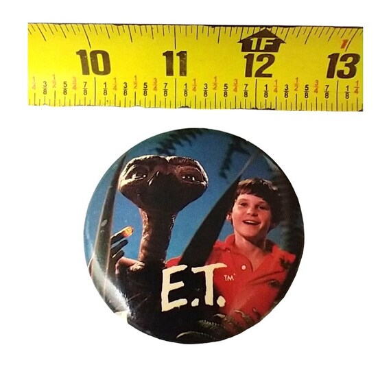 Vintage ET Extra Terrestrial Eliot Pin Pinback Button 1982 - Etsy