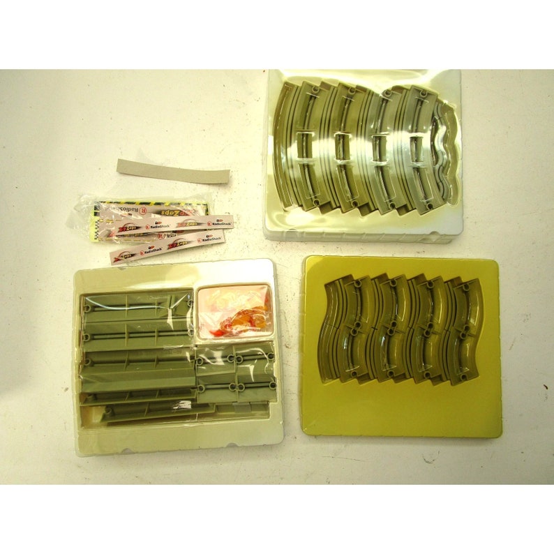 Vintage Zip Zaps Cars Race Track Grand Prix Barrier Wall Kit Radio ...