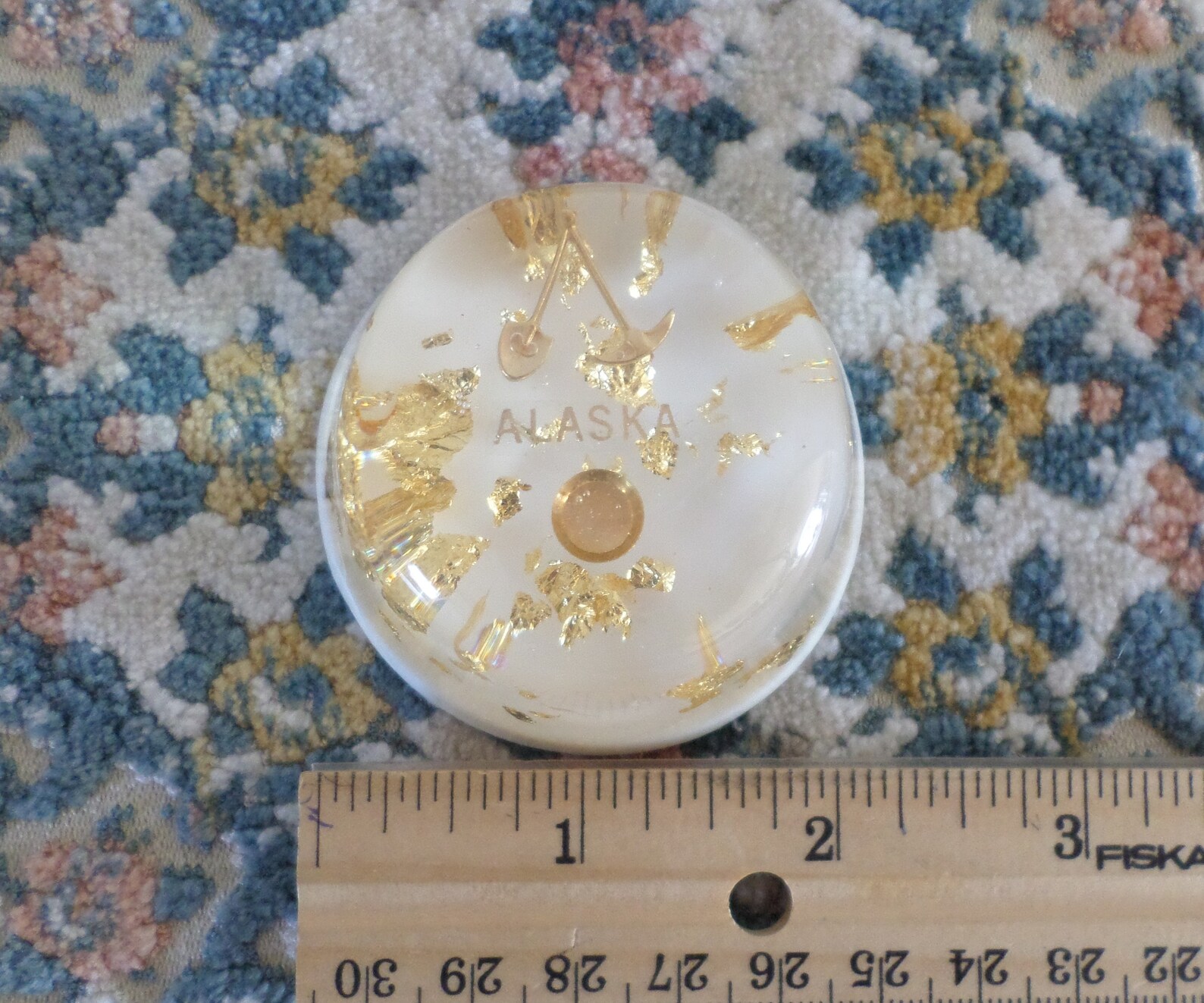 Small Vintage Lucite Alaska Souvenir Paperweight - Etsy