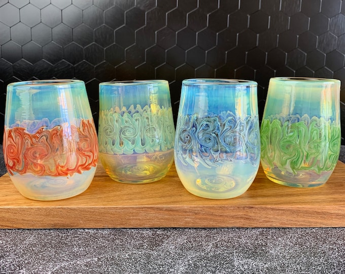 Color Changing Wine Glass Handblown Borosilicate Glass Elevated ...