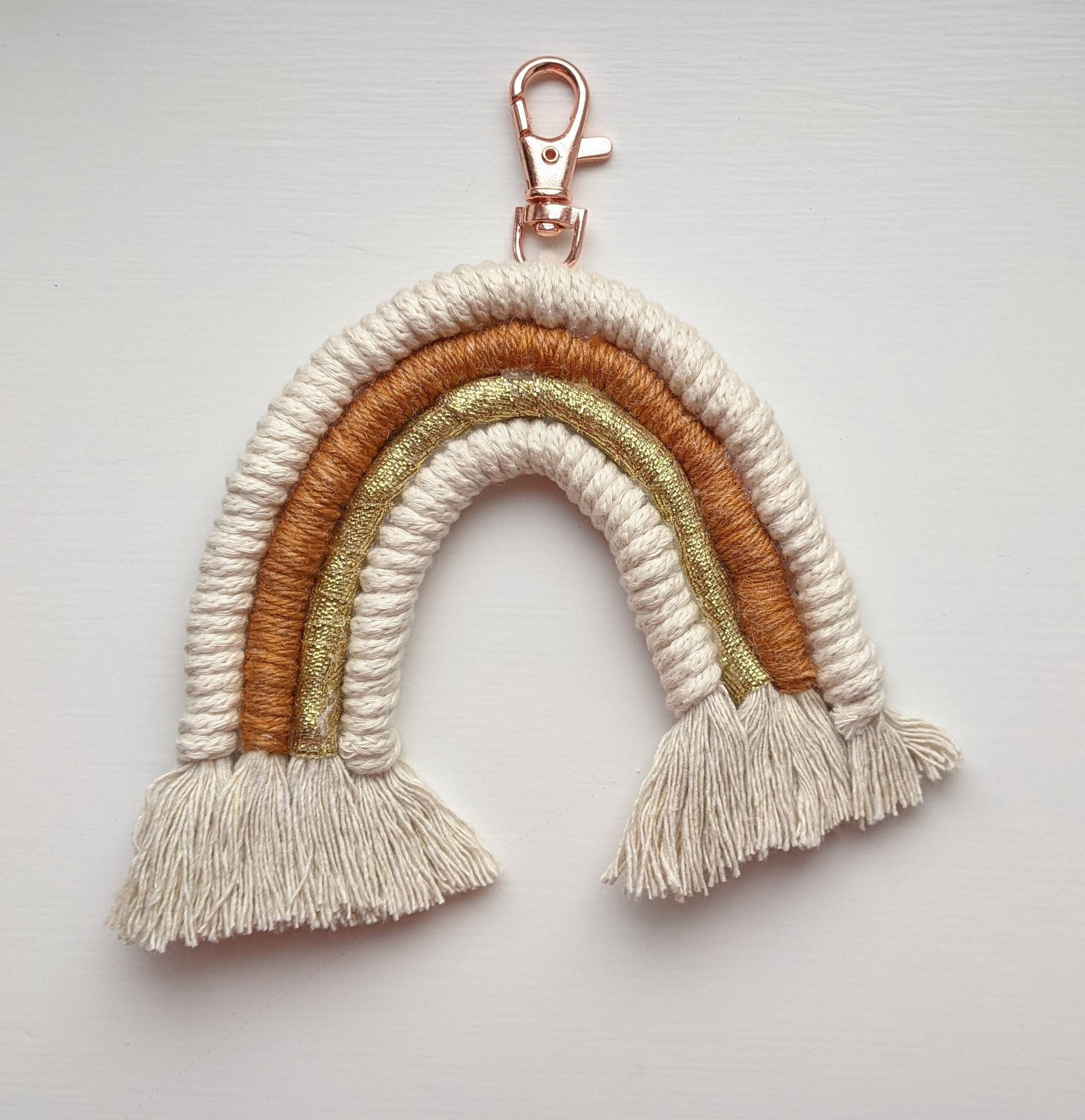 Llavero arco iris, arco iris macramé, llavero arco iris macramé ...