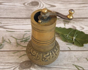 Spice hand grinder | Etsy
