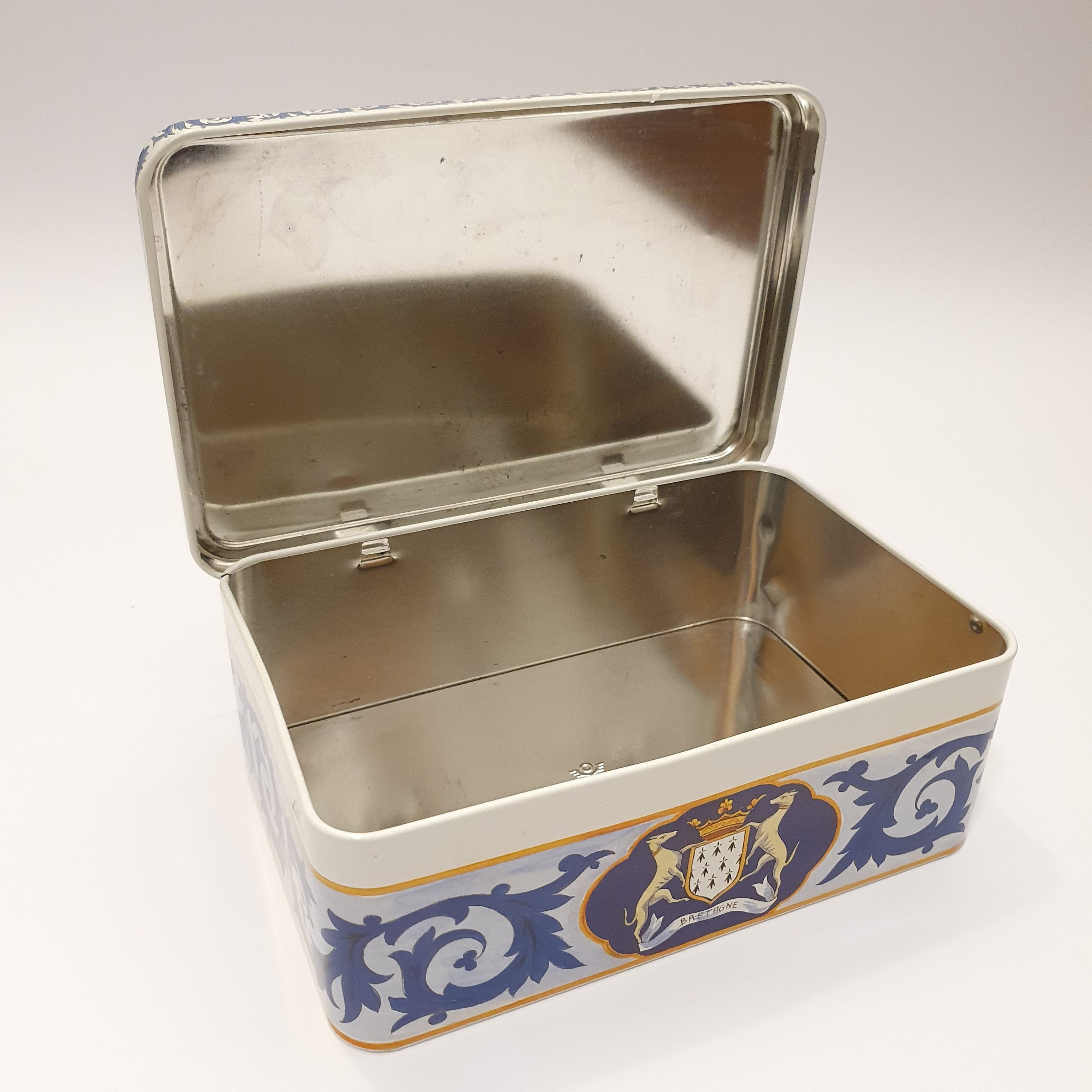 Vintage Tin Box French Massilly With Blue and Yellow Henriot Quimper ...