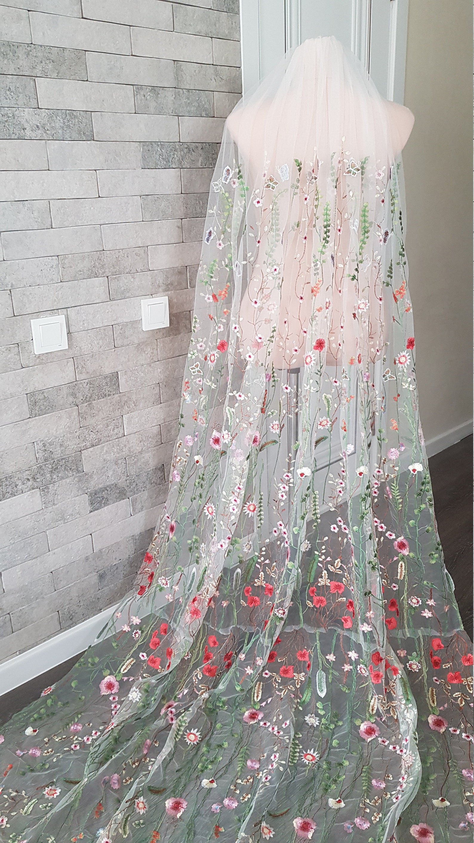 Flower wedding veil floral veil secret garden wild flower | Etsy