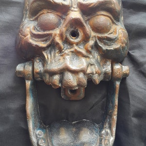 Skull Door Knocker,cast Iron,patina,rust ,dimensions 9.45" X 5.51" - Etsy