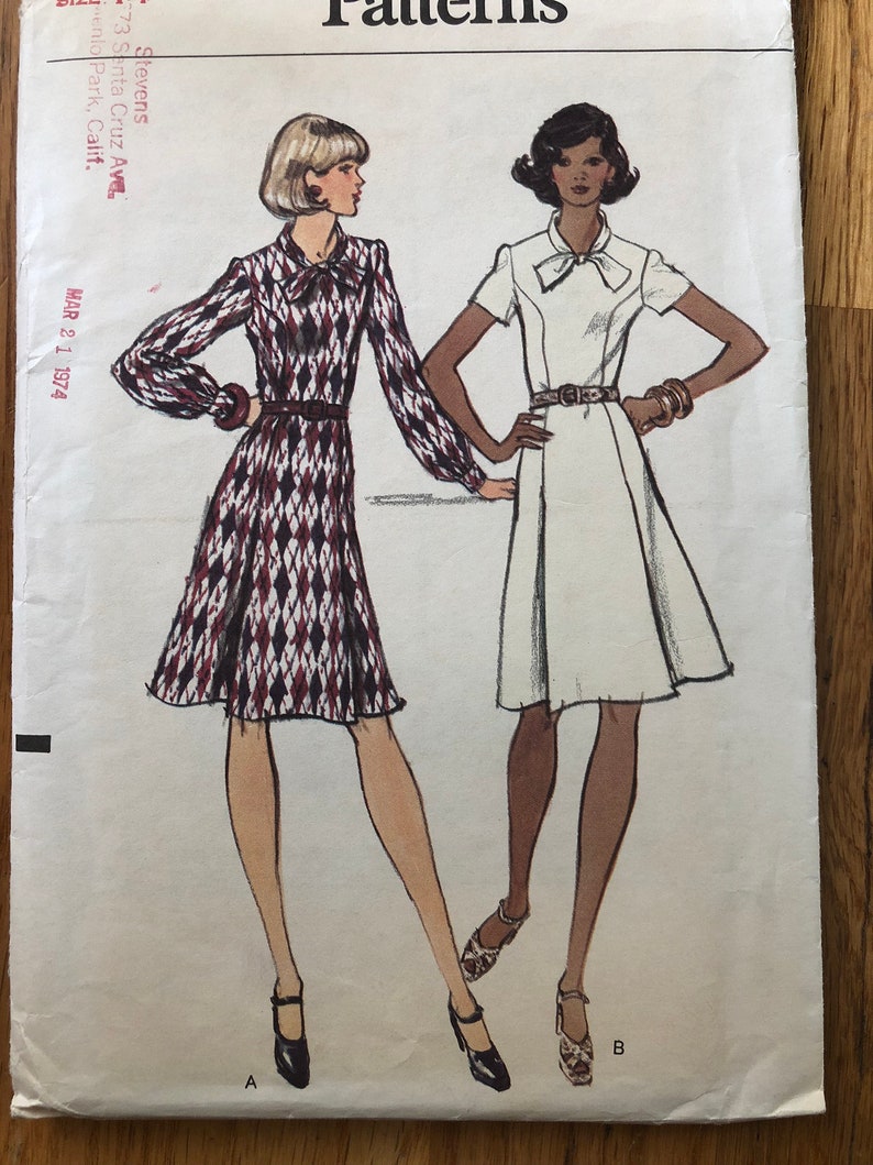70s Dress Sewing Pattern / 1970s Vintage Flared Dress / - Etsy