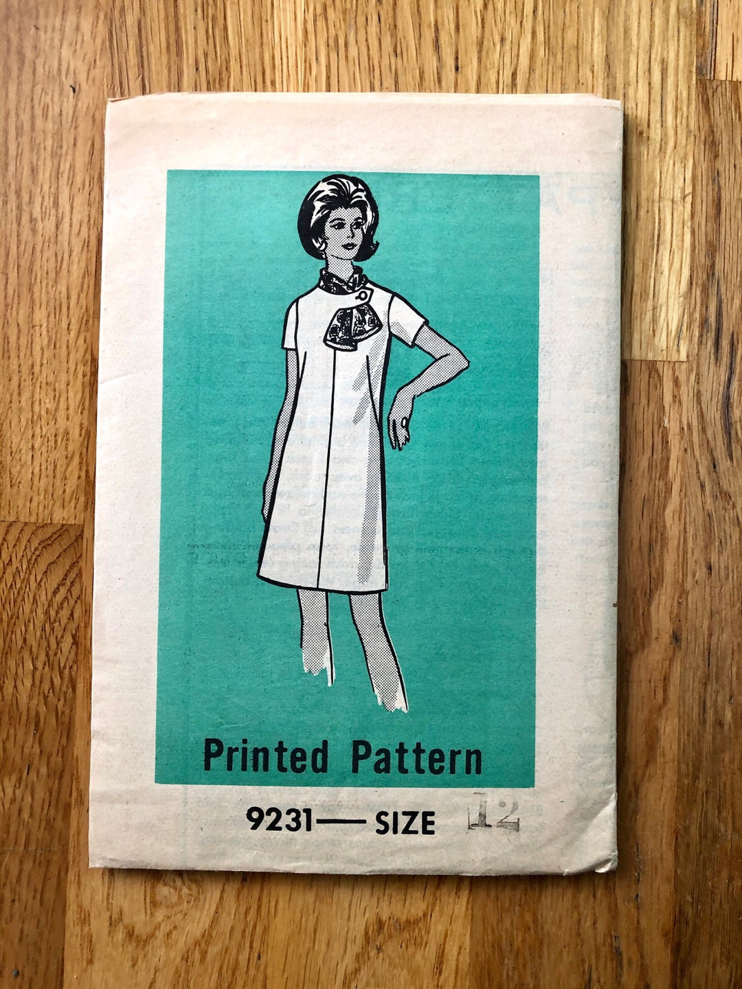 70s Dress Sewing Pattern / 1970s Vintage Dress & Scarf / Women's Size ...
