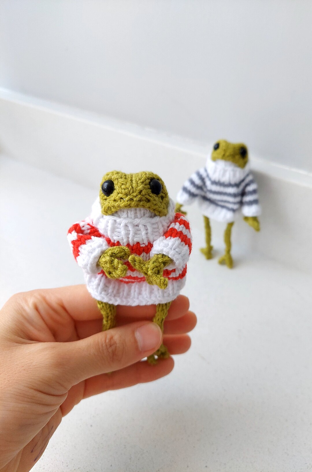 Miature Knitted Frog in Sweater, Christmass Giftamigurumi Finished Frog ...