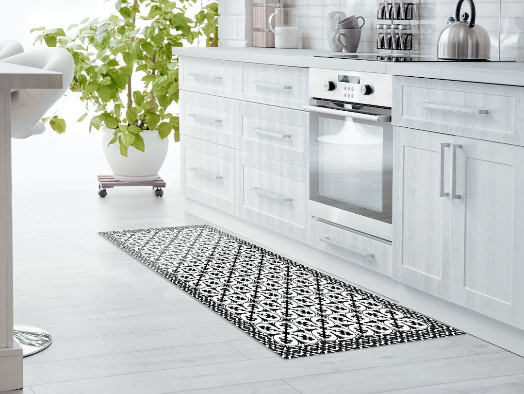 SEBASTIAN Art Mat, White and Black Vinyl Protective Mat, Tile Design ...