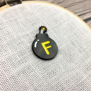 F Bomb Needle Minder | Naughty F Word Needle Magnet | Black Round F ...