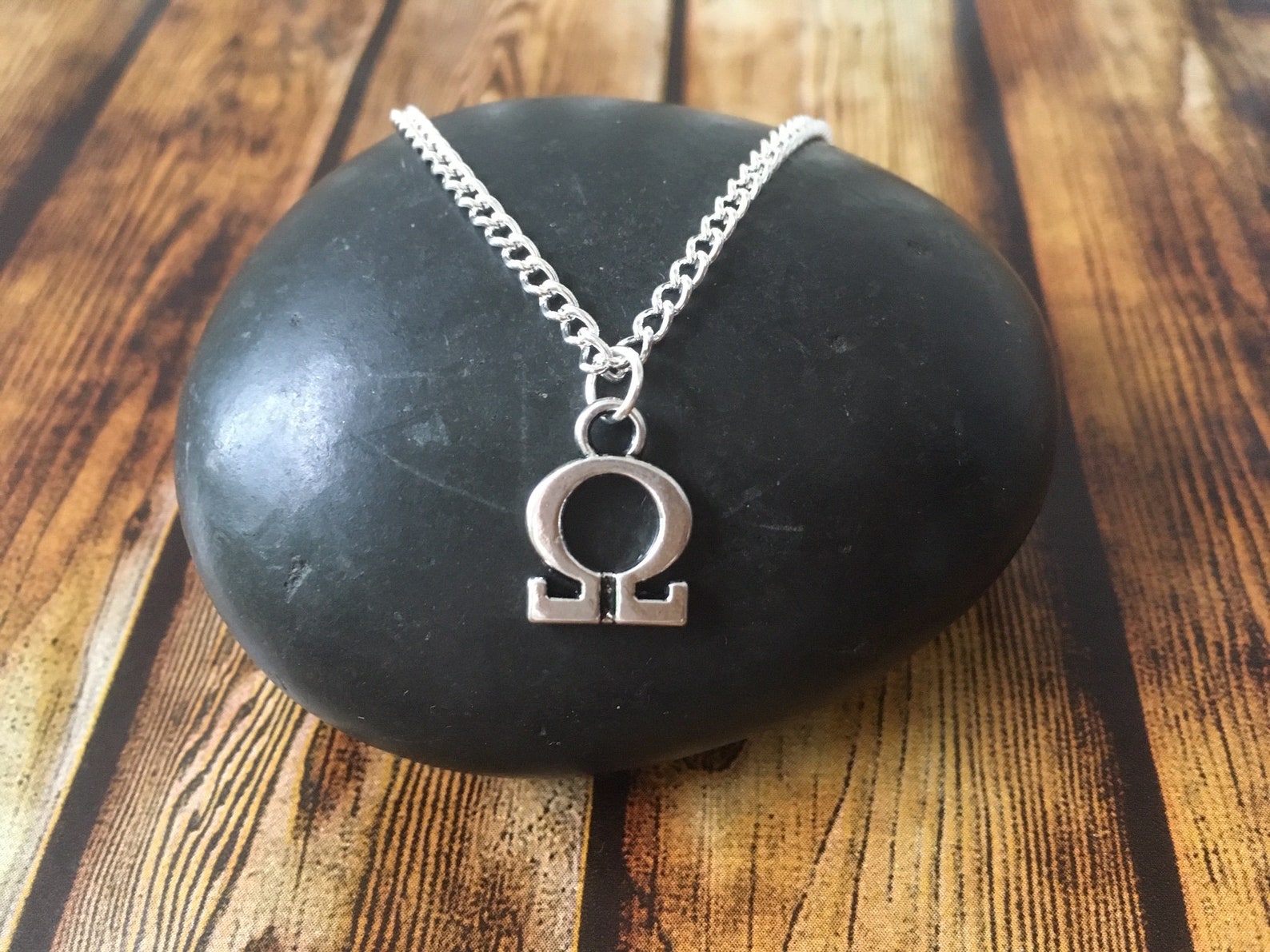 Omega Necklace Omega Symbol Greek Alphabet Minimalist - Etsy UK
