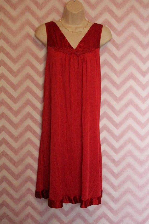 Vanity Fair 2-Piece Classic Red Nightgown and Robe Se… - Gem